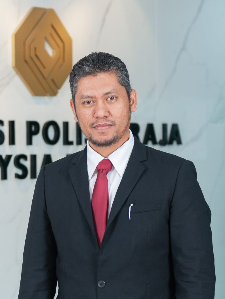 ‘Mecca Royal Clock Tower’ Direka Oleh Anak Melayu Tempatan, Ini Kisah ...