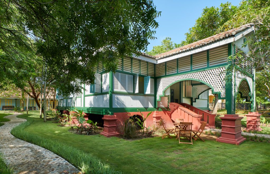 Buat Pasu Gantung Comel Dari Botol pLastik Terpakai, Comel Dan Jimat ...