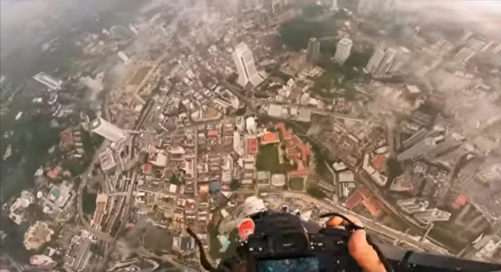 Sekali Lagi Puncak Menara Merdeka 118 Diceroboh Warga Asing