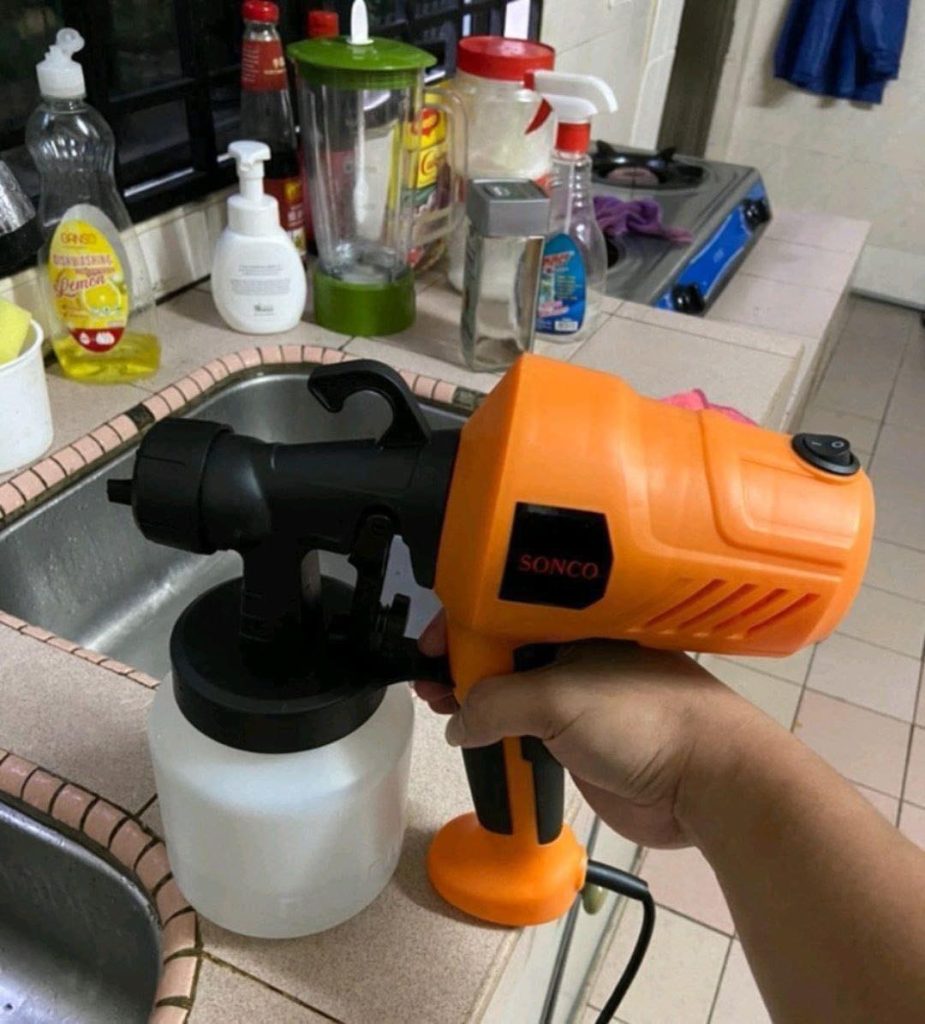 Tak Perlu Pakai ‘Roller’ Cat Lagi, Guna Mesin Penyembur Cat Ini Lebih ...