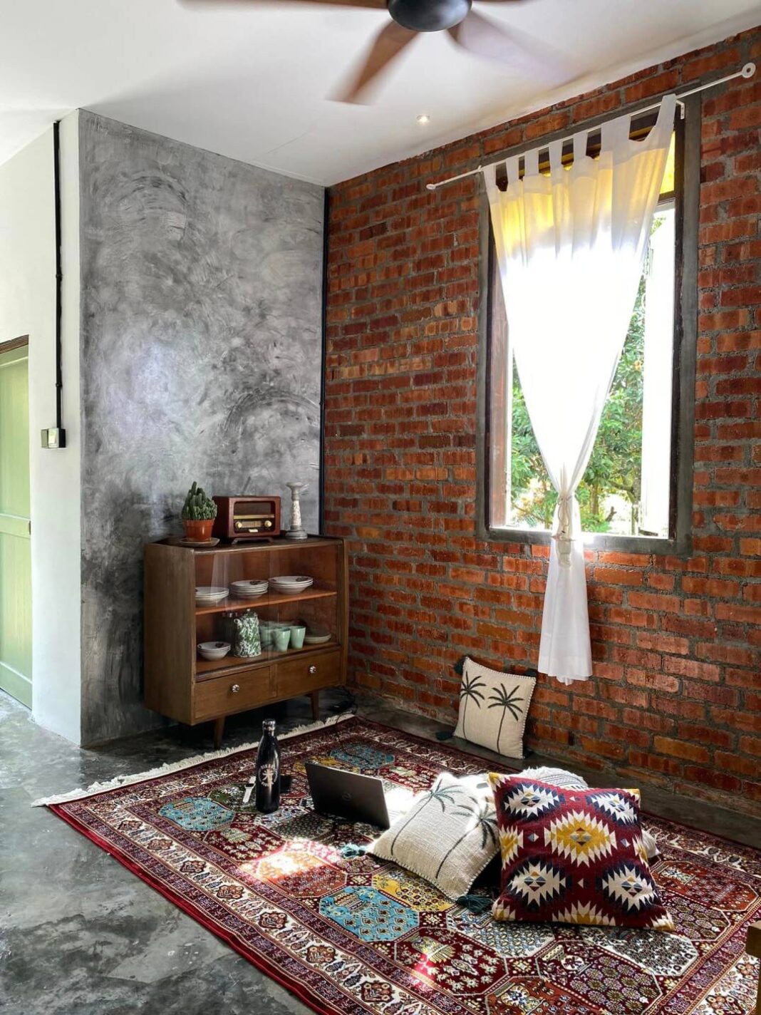 Guna Perabot "Basic" Sahaja, Rumah Sempit Ini Nampak Luas Dan Cantik ...