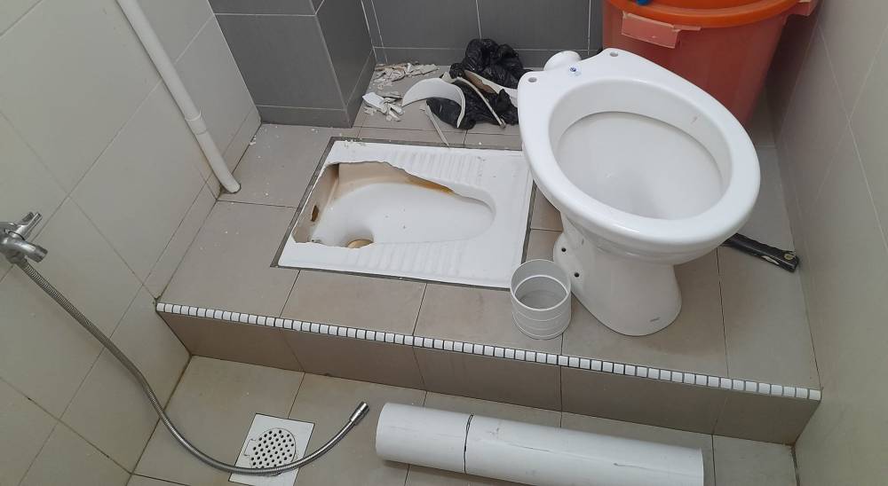 DIY Tukar Tandas Cangkung Ke Tandas Duduk, Jimat Kos Tak Perlu Pecah Jubin!