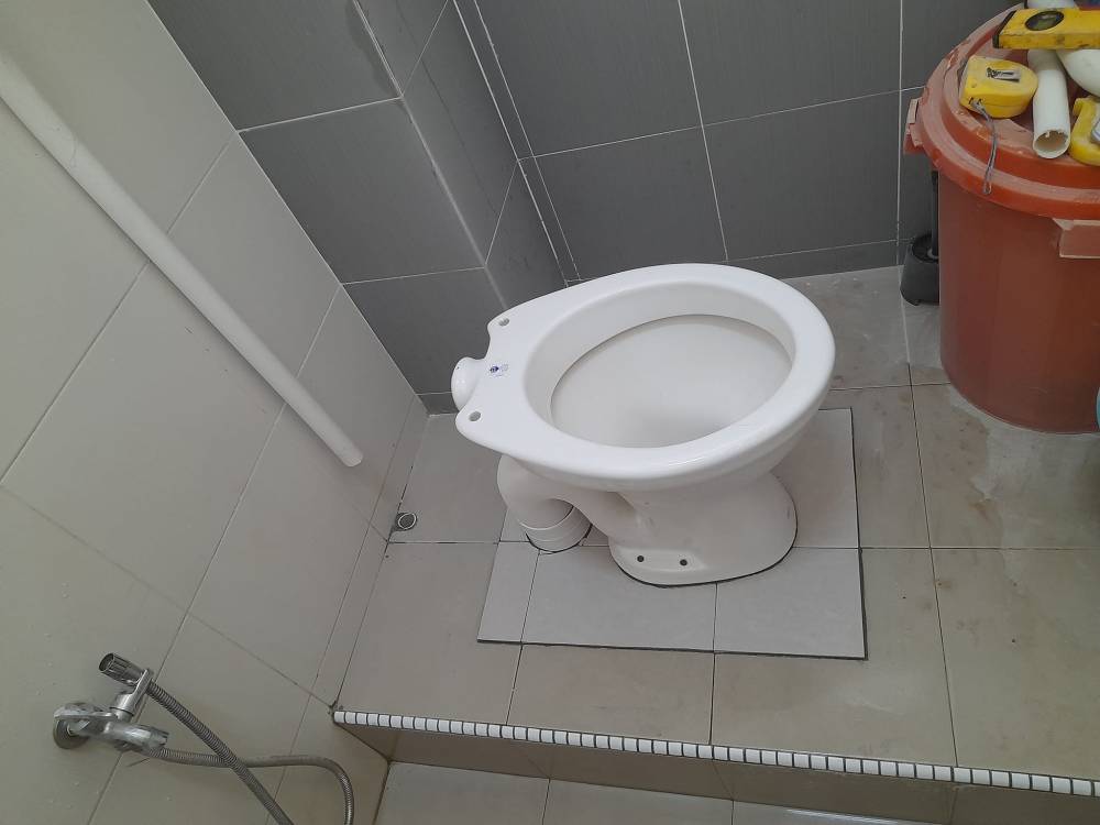 DIY Tukar Tandas Cangkung Ke Tandas Duduk, Jimat Kos Tak Perlu Pecah Jubin!