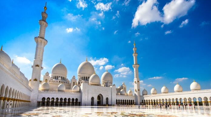 10 Masjid Tercantik Di Dunia, Landskap & Seni Bina Sangat Unik!