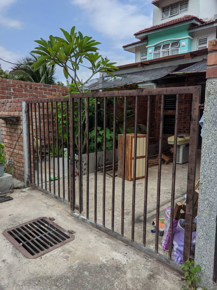 Idea Makeover Pagar Besi Corak Chevron Guna Aluminium Composite Panel (ACP)