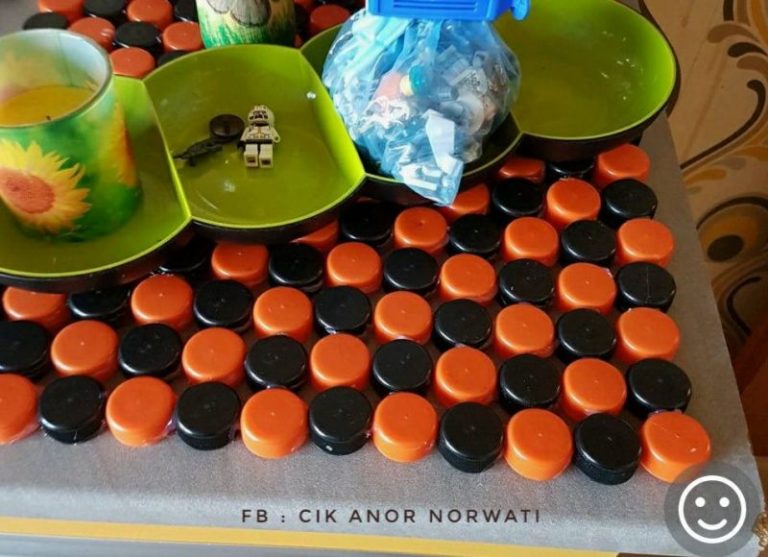 Penutup Botol Jadi Table Mat Comel Untuk Anak-anak